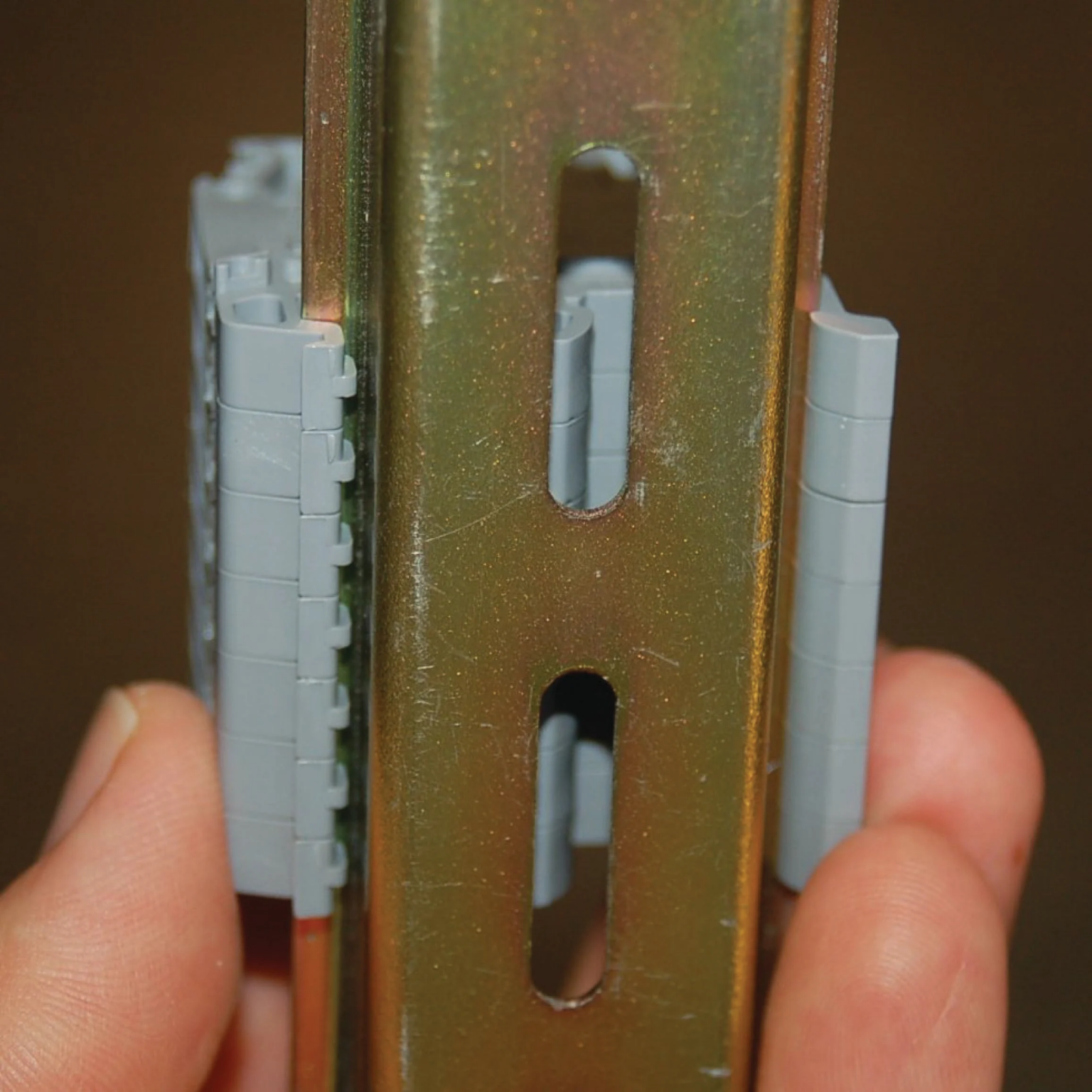 COMO USAR TRILHO DIN – Dicas de Instrumentação